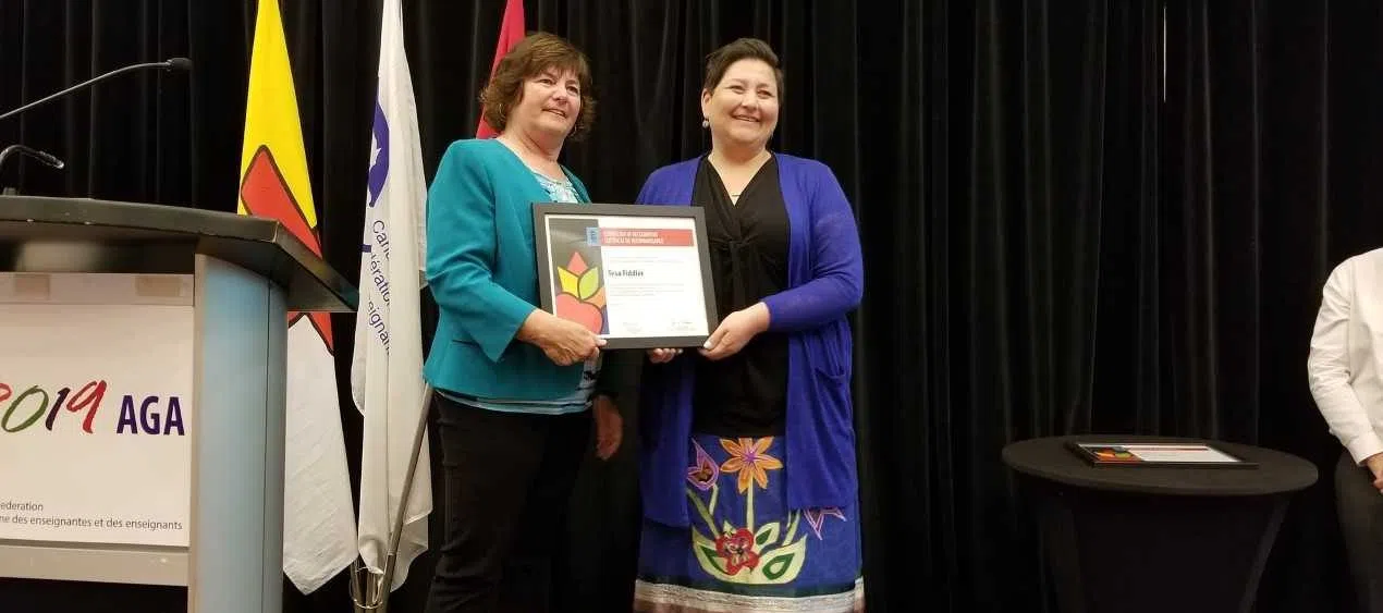 Local Indigenous Teacher Gets Award - Your ThunderBay